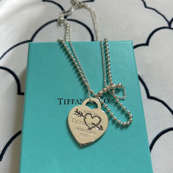 Tiffany & Co. | Jewelry | Tiffanyco Return To Tiffany Heart Pendent ...
